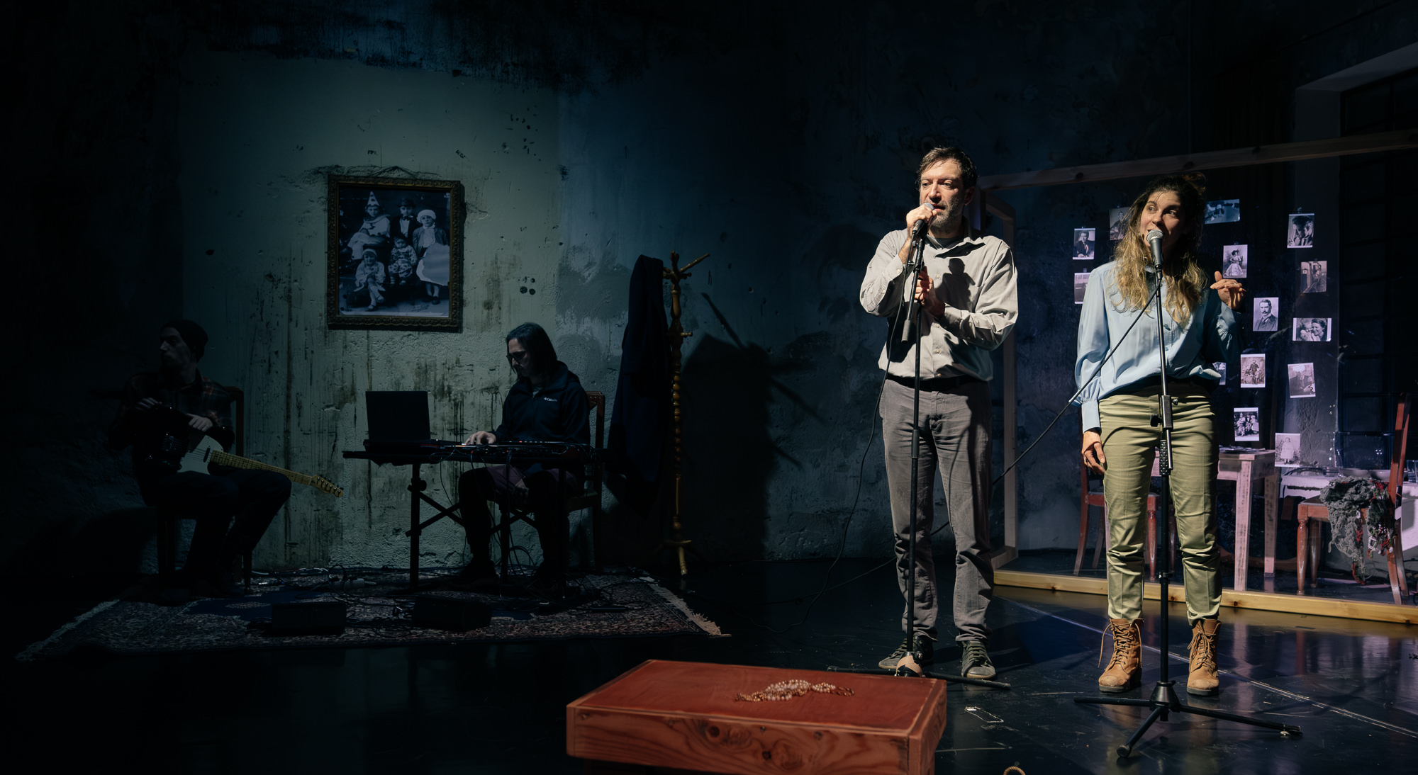 «Οι Απόγονοι»: Η devised μουσική παράσταση με την Ηρώ Μπέζου και τον ...