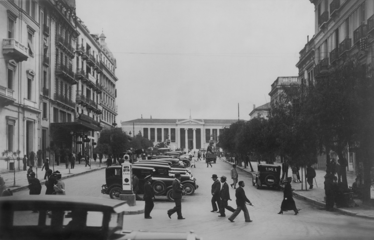«Η Αθήνα του Μεσοπολέμου 1922-1940»: Ντοκιμαντέρ σε σενάριο-σκηνοθεσία ...